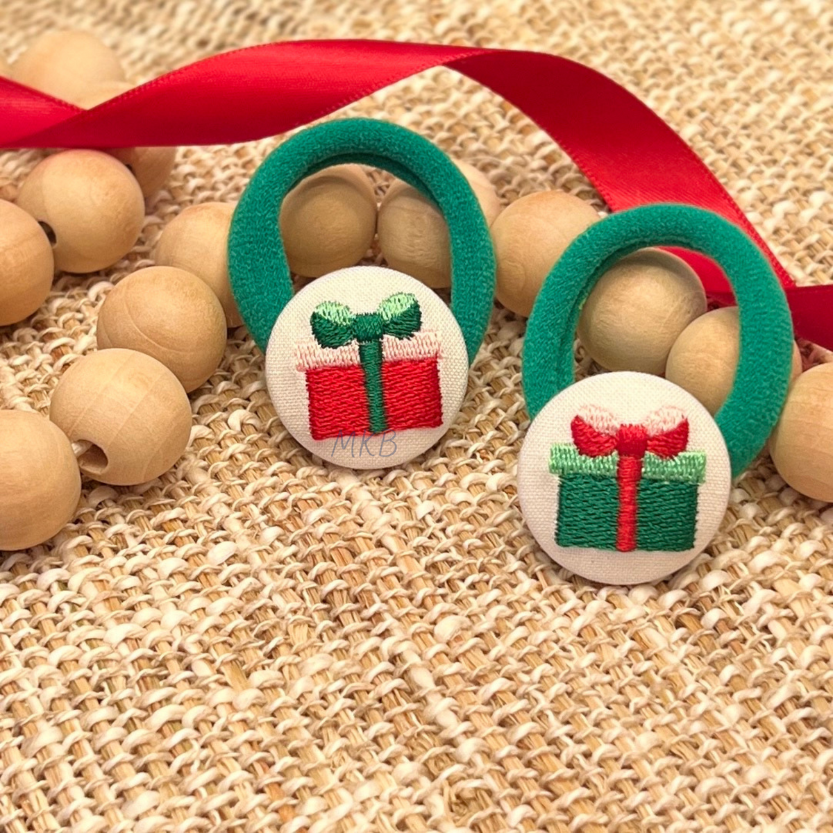 Christmas Present with a Bow Embroidery Design, Mini – MKB Embroidery ...